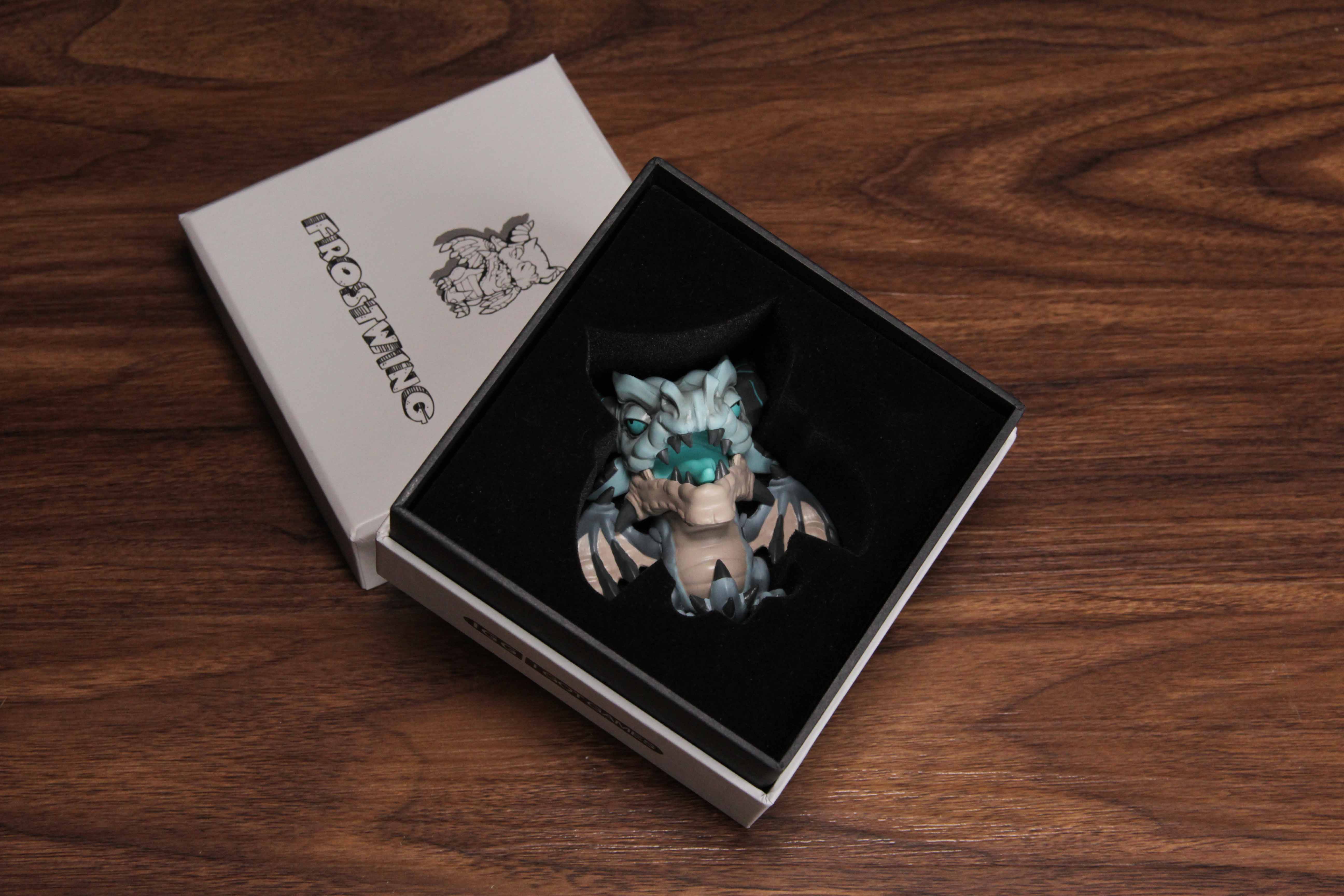 FROSTWING CUSTOMIZABLE MUG- IGG Merchandise Store